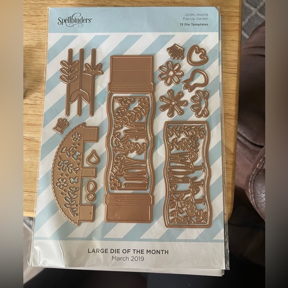 Spellbinders | Other | Spellbinders Large Die Of The Month New In ...